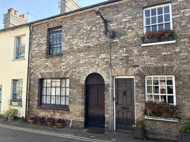2 bedroom terraced house for sale