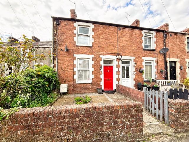 2 bedroom terraced house for sale