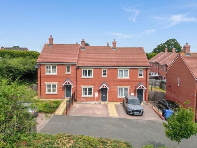 2 bedroom terraced house for sale