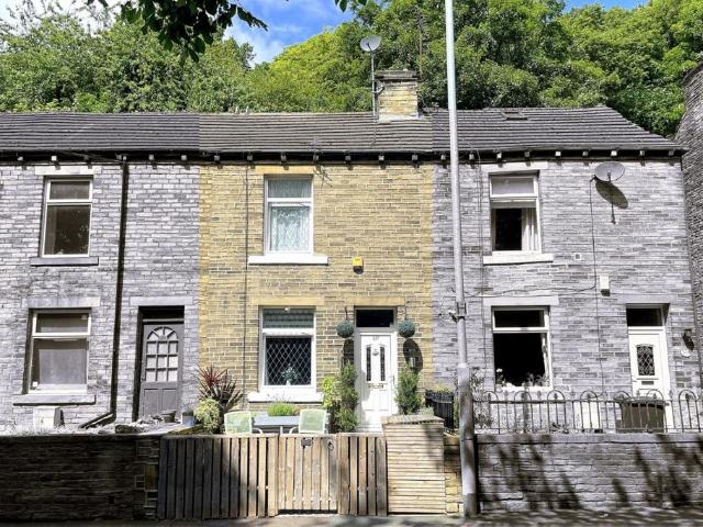 2 bedroom terraced house for sale