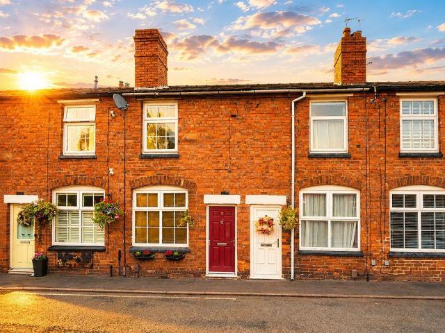 2 bedroom terraced house for sale
