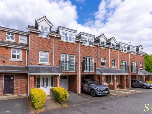 2 bedroom terraced house for sale