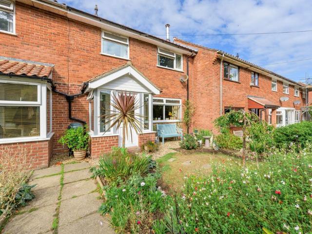 2 bedroom terraced house for sale