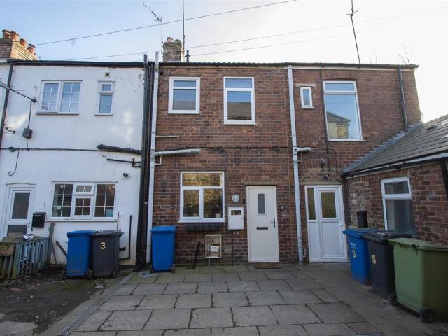2 bedroom terraced house for sale