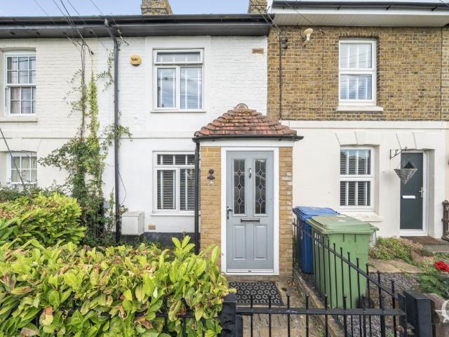 2 bedroom terraced house for sale