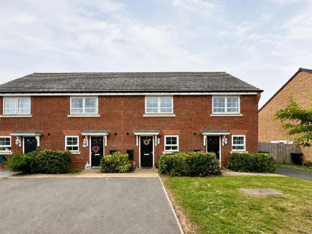 2 bedroom terraced house for sale