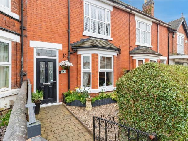 2 bedroom terraced house for sale
