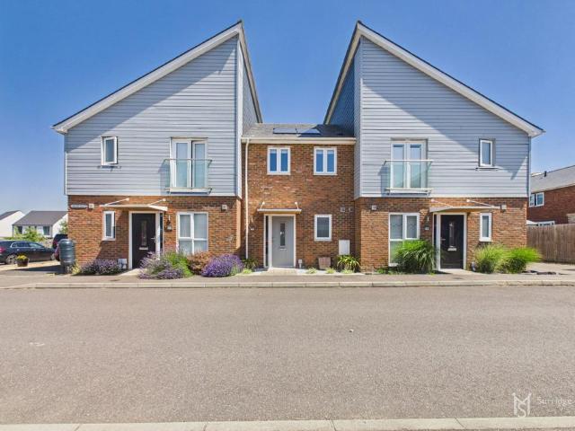2 bedroom terraced house for sale