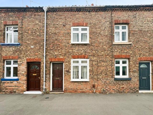 2 bedroom terraced house for sale
