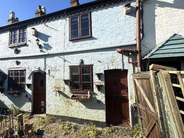 2 bedroom terraced house for sale
