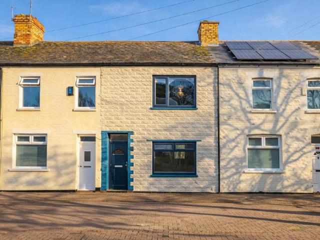 2 bedroom terraced house for sale