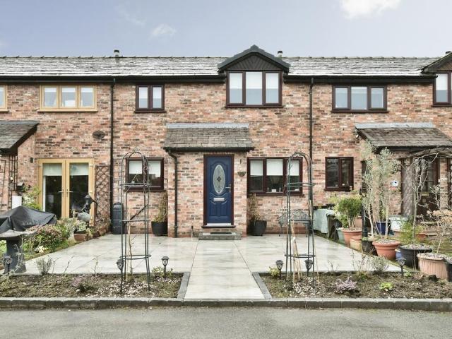 2 bedroom terraced house for sale