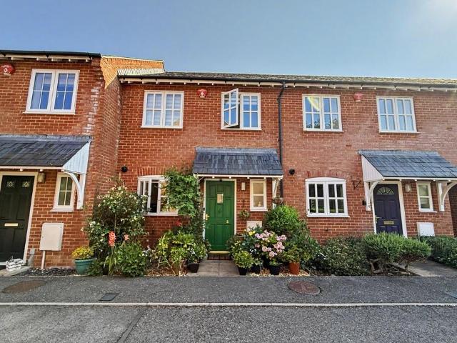 2 bedroom terraced house for sale