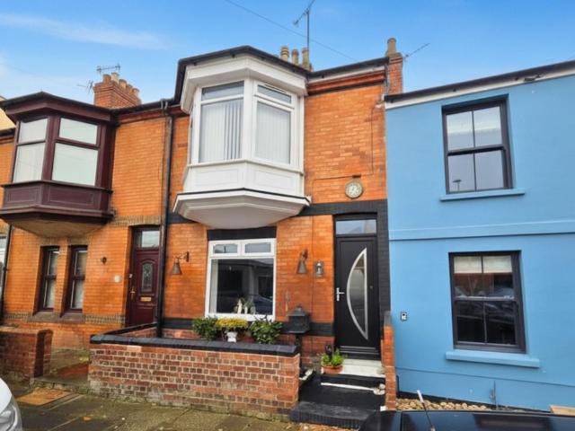 2 bedroom terraced house for sale