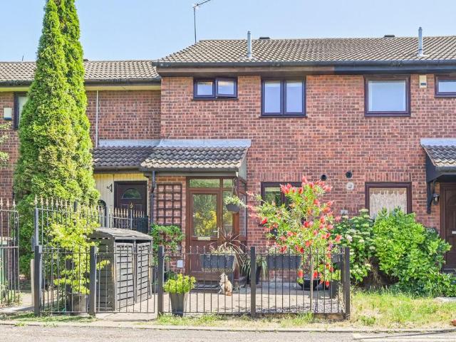 2 bedroom terraced house for sale
