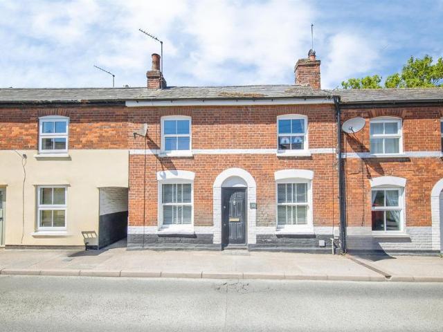 2 bedroom terraced house for sale