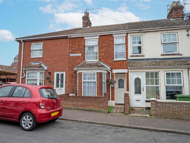 2 bedroom terraced house for sale