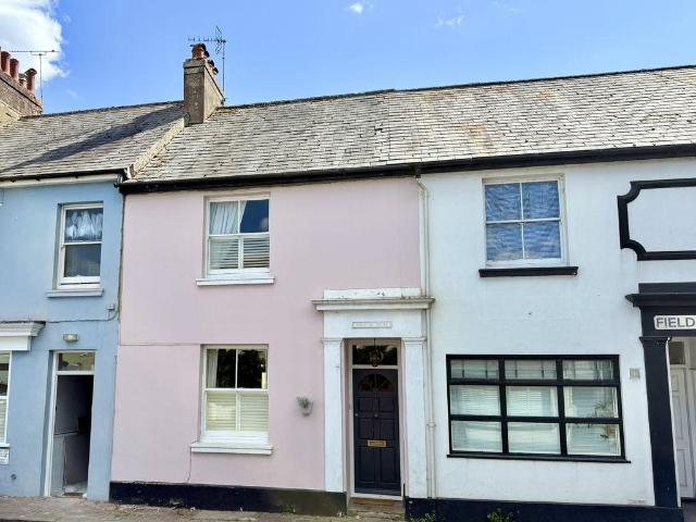 2 bedroom terraced house for sale