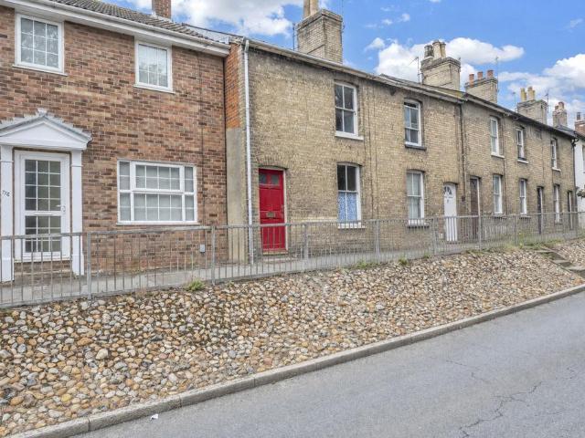 2 bedroom terraced house for sale