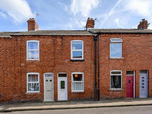 2 bedroom terraced house for sale