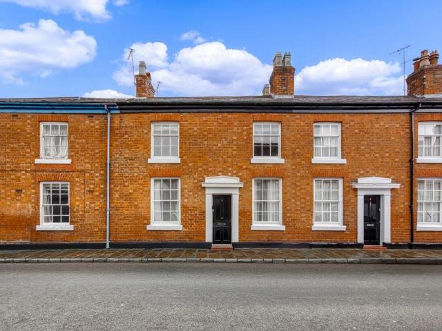 2 bedroom terraced house for sale