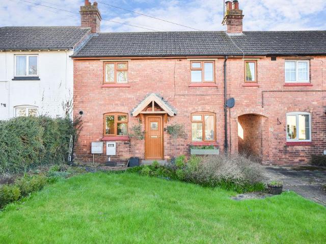 2 bedroom terraced house for sale