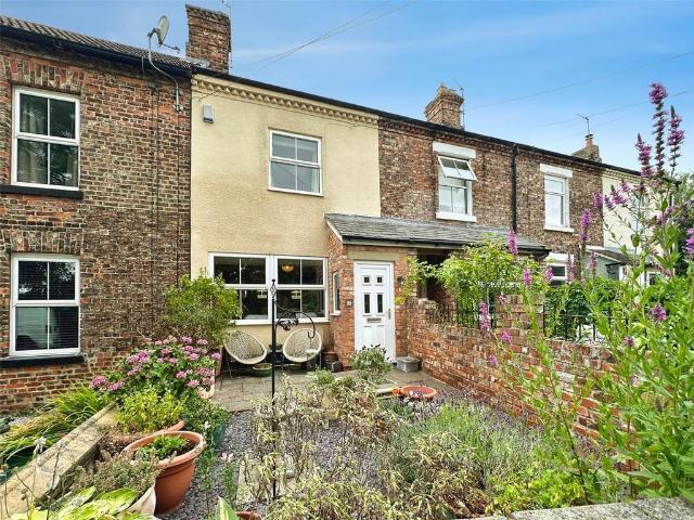 2 bedroom terraced house for sale