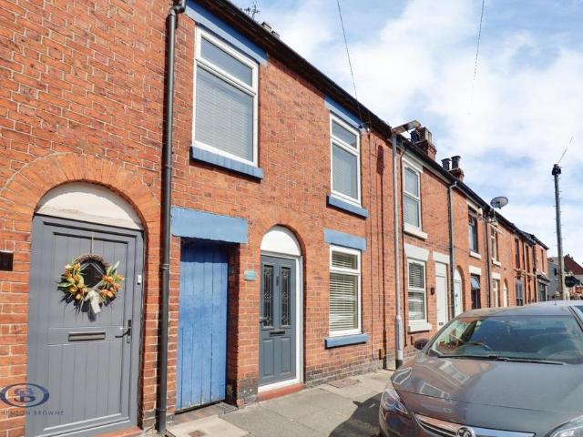 2 bedroom terraced house for sale