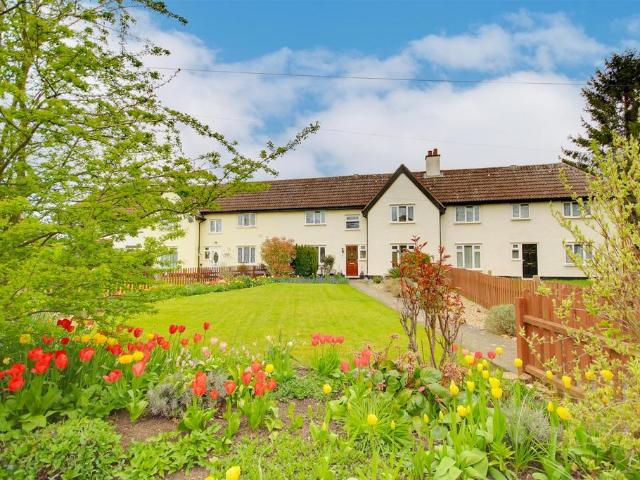2 bedroom terraced house for sale