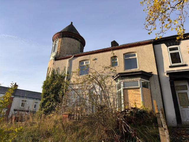 2 bedroom terraced house for sale