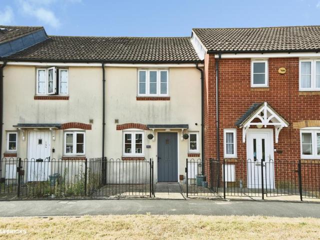 2 bedroom terraced house for sale