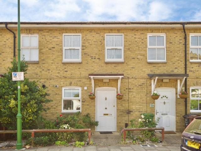 2 bedroom terraced house for sale