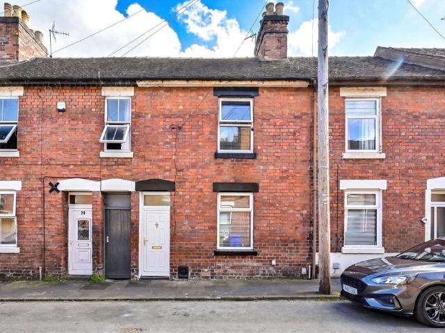 2 bedroom terraced house for sale