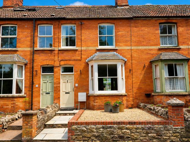 2 bedroom terraced house for sale