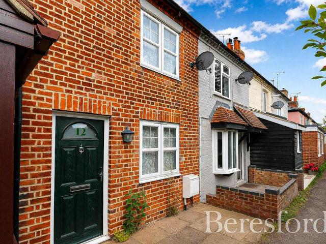 2 bedroom terraced house for sale