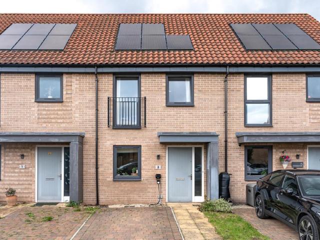 2 bedroom terraced house for sale