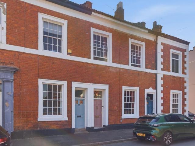 2 bedroom terraced house for sale