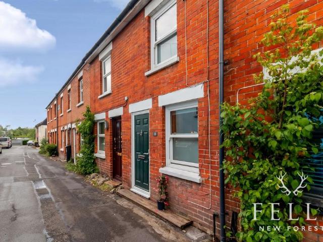 2 bedroom terraced house for sale