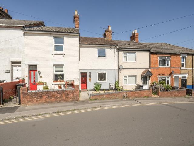 2 bedroom terraced house for sale