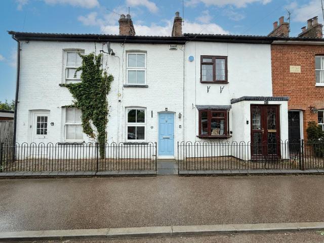 2 bedroom terraced house for sale