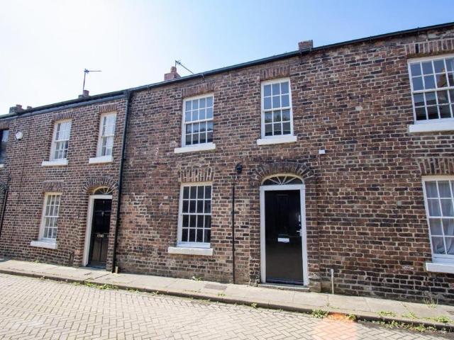 2 bedroom terraced house for sale