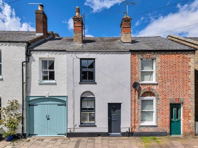 2 bedroom terraced house for sale