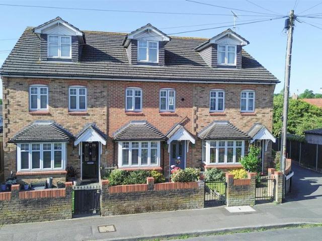 2 bedroom terraced house for sale
