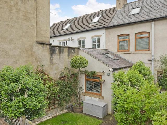 2 bedroom terraced house for sale