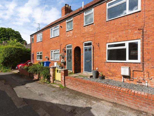 2 bedroom terraced house for sale