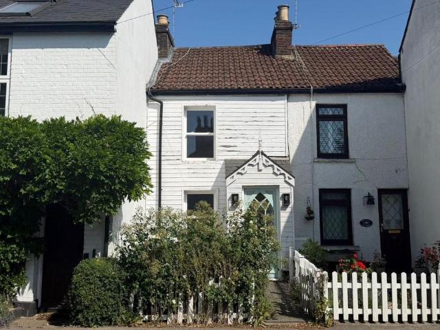2 bedroom terraced house for sale