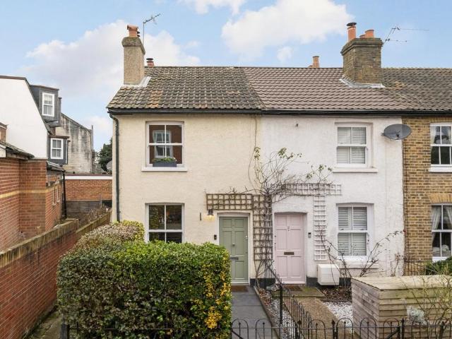 2 bedroom terraced house for sale