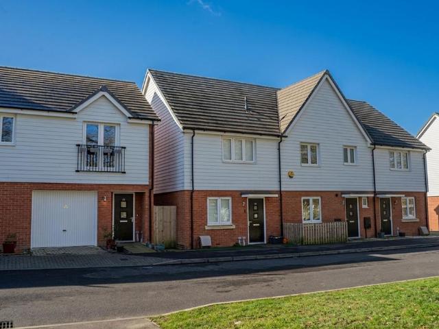 2 bedroom terraced house for sale
