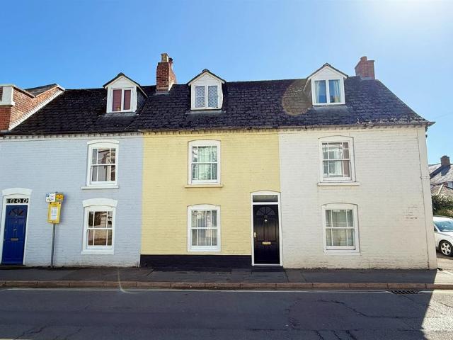 2 bedroom terraced house for sale
