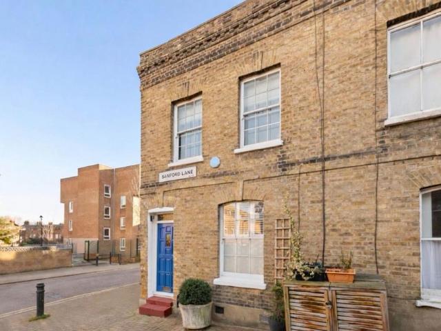 2 bedroom terraced house for sale